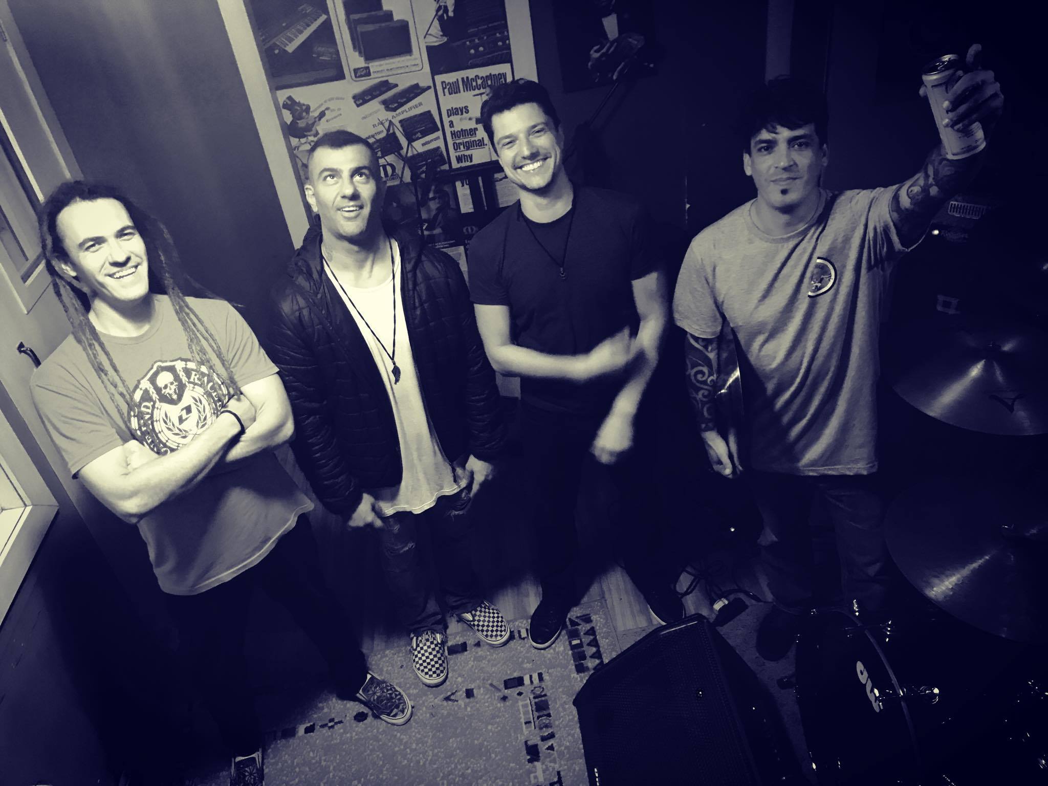 Royal Roots Corporation apresenta nova identidade em EP – Rifferama