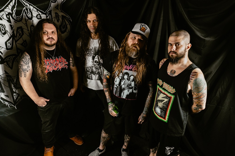 Death Mist faz death metal com punk no som e na estética – Rifferama
