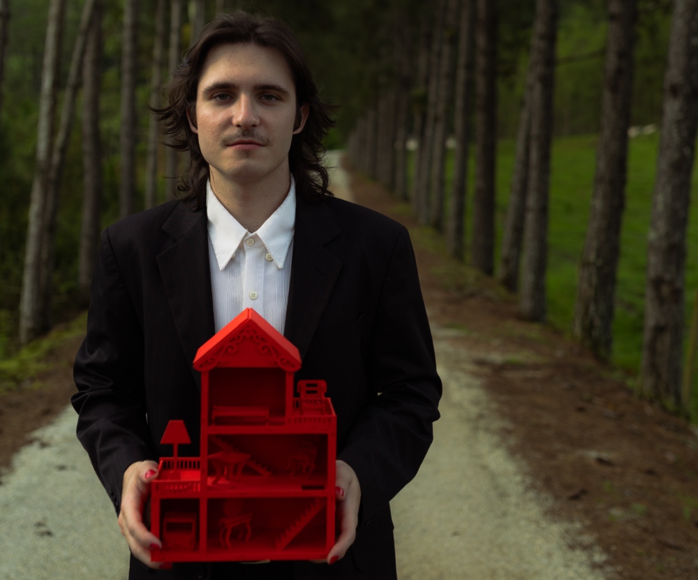 Álbum de estreia de Carmino oferece escape à modernidade – Rifferama